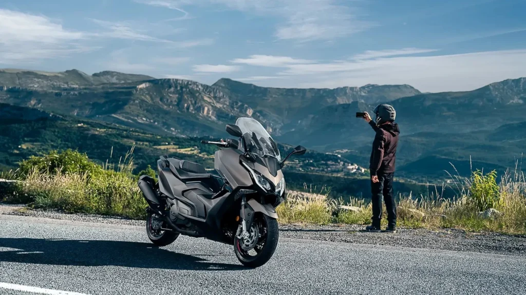 AK 550i Premium - KYMCO USA